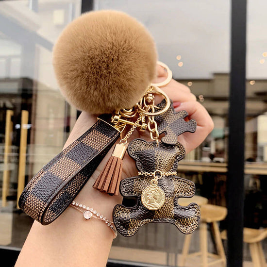 Chic Teddy Keychain – HEDGEHOARD
